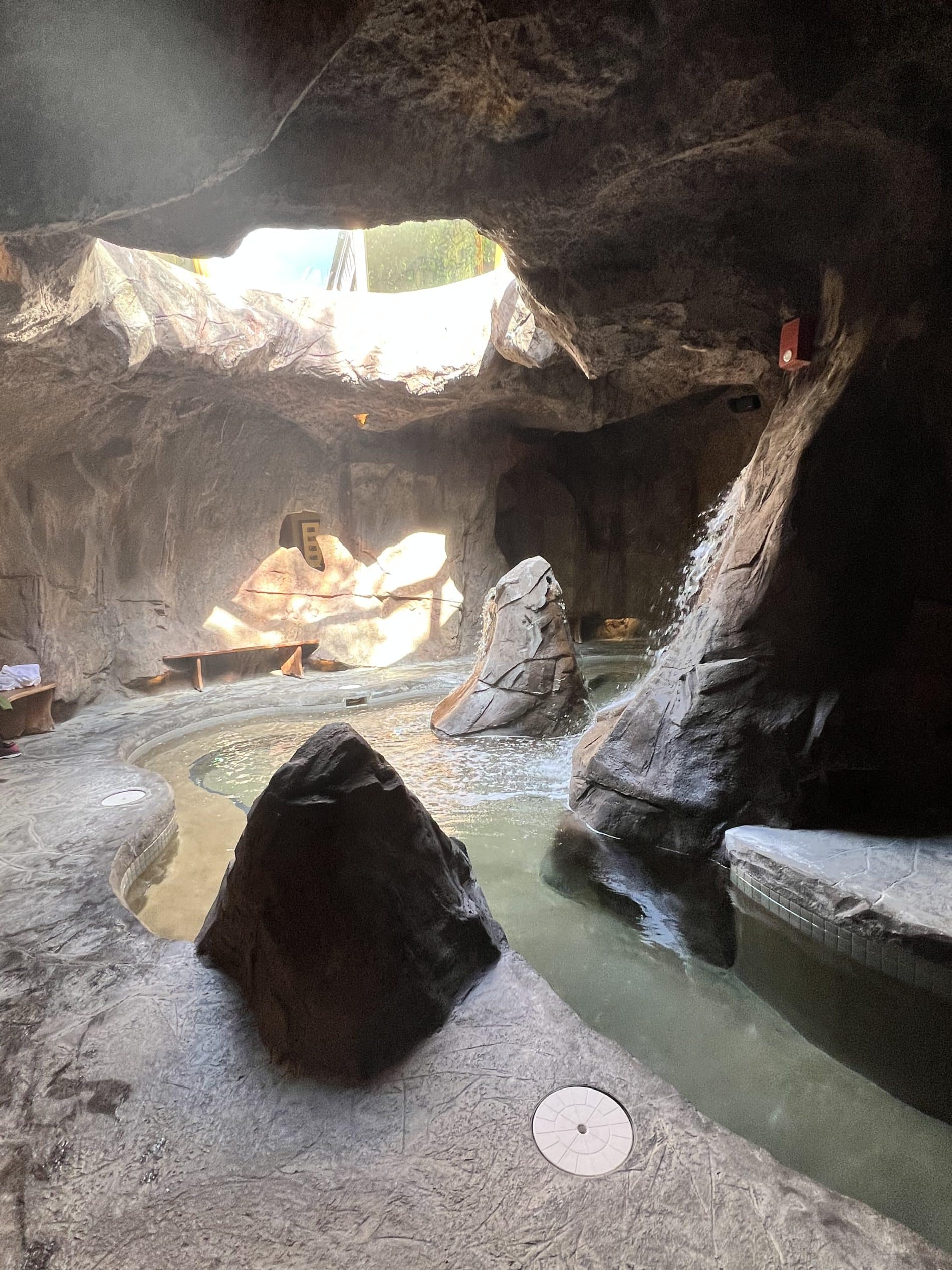 10+ Hotels With Awesome Pools Across Alberta That Kids Will Love